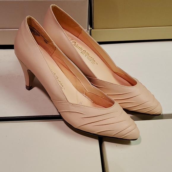 Private Collection | Shoes | Vintage Private Collection Linda Pumps ...